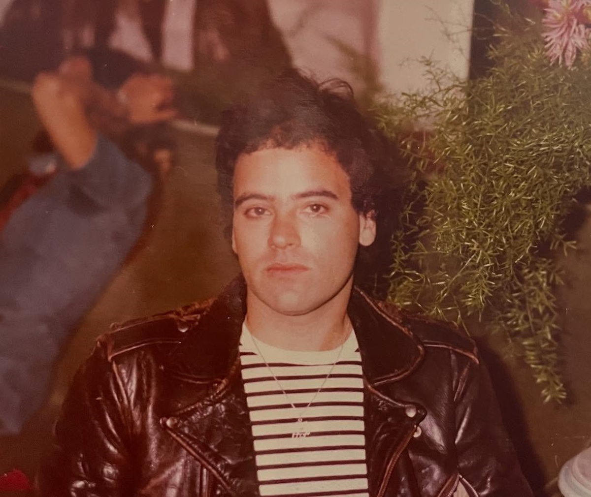 Morre Amos Poe, pioneiro do cinema “No Wave” e documentarista do punk rock